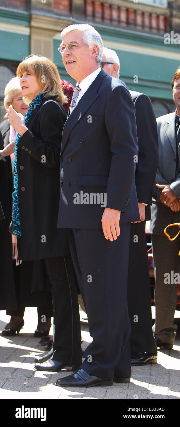 The funeral of 'Hi-De-Hi and You Rang M'Lord?' actor, Paul Shane, takes ...