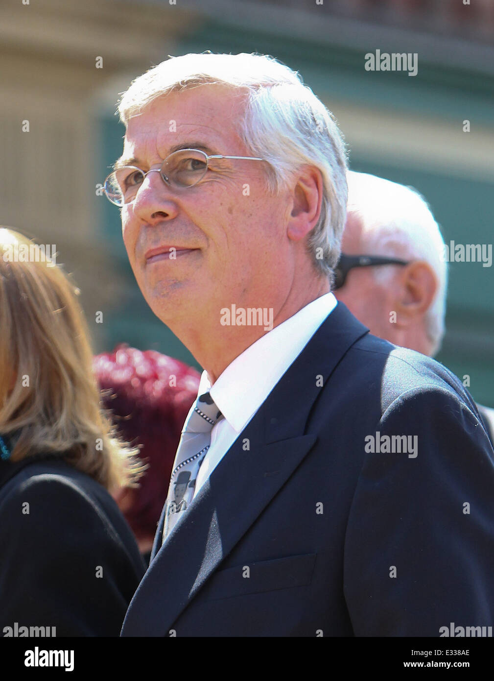 The funeral of 'Hi-De-Hi and You Rang M'Lord?' actor, Paul Shane, takes ...