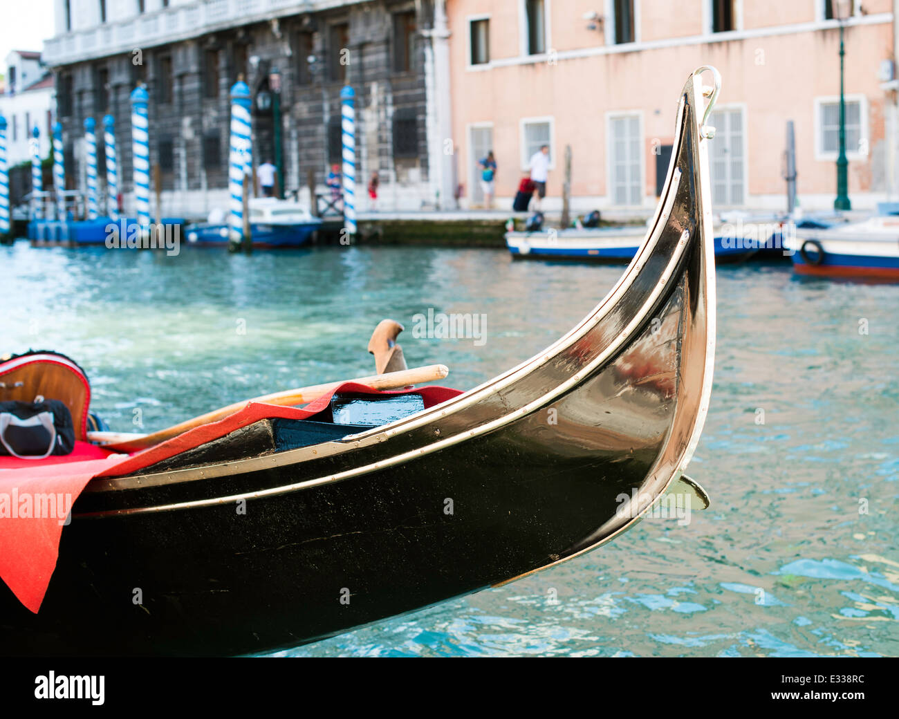 Ancient gondola hi-res stock photography and images - Alamy