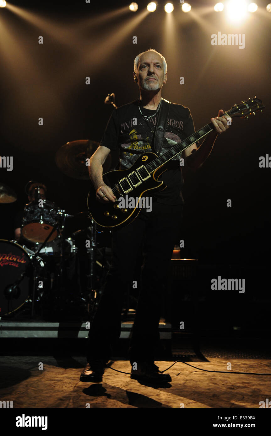 Peter frampton 2013 hi-res stock photography and images - Alamy