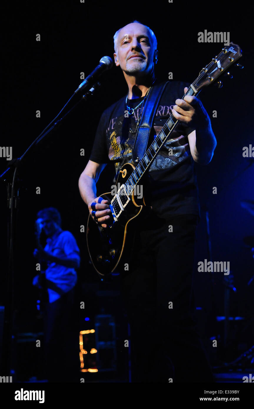 Peter Frampton performs at Hard Rock Live during Peter Frampton's ...