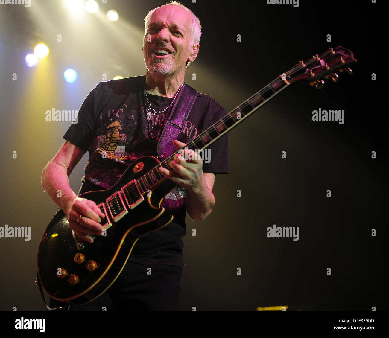 Peter Frampton performs at Hard Rock Live during Peter Frampton's ...