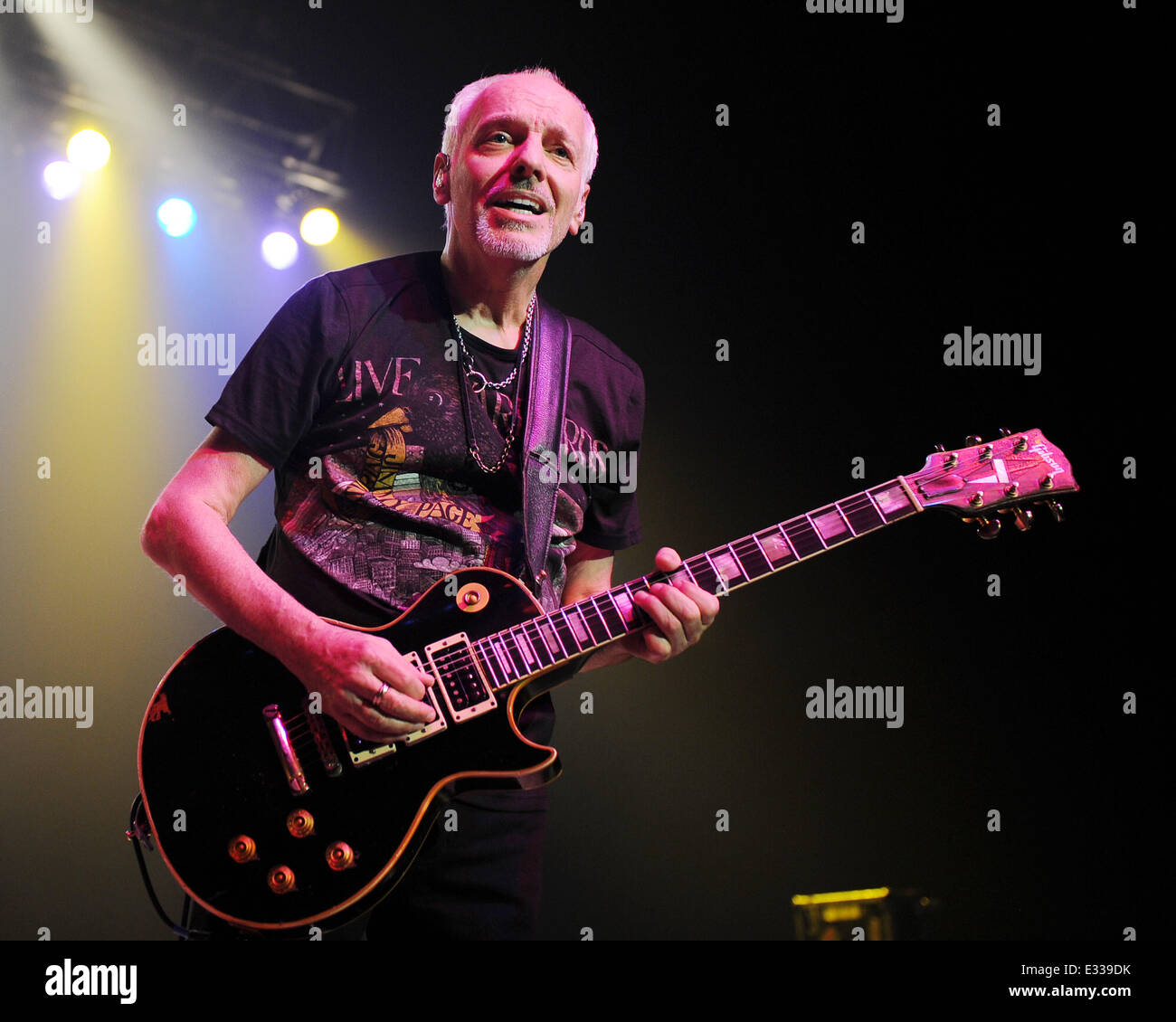 Peter Frampton performs at Hard Rock Live during Peter Frampton's ...