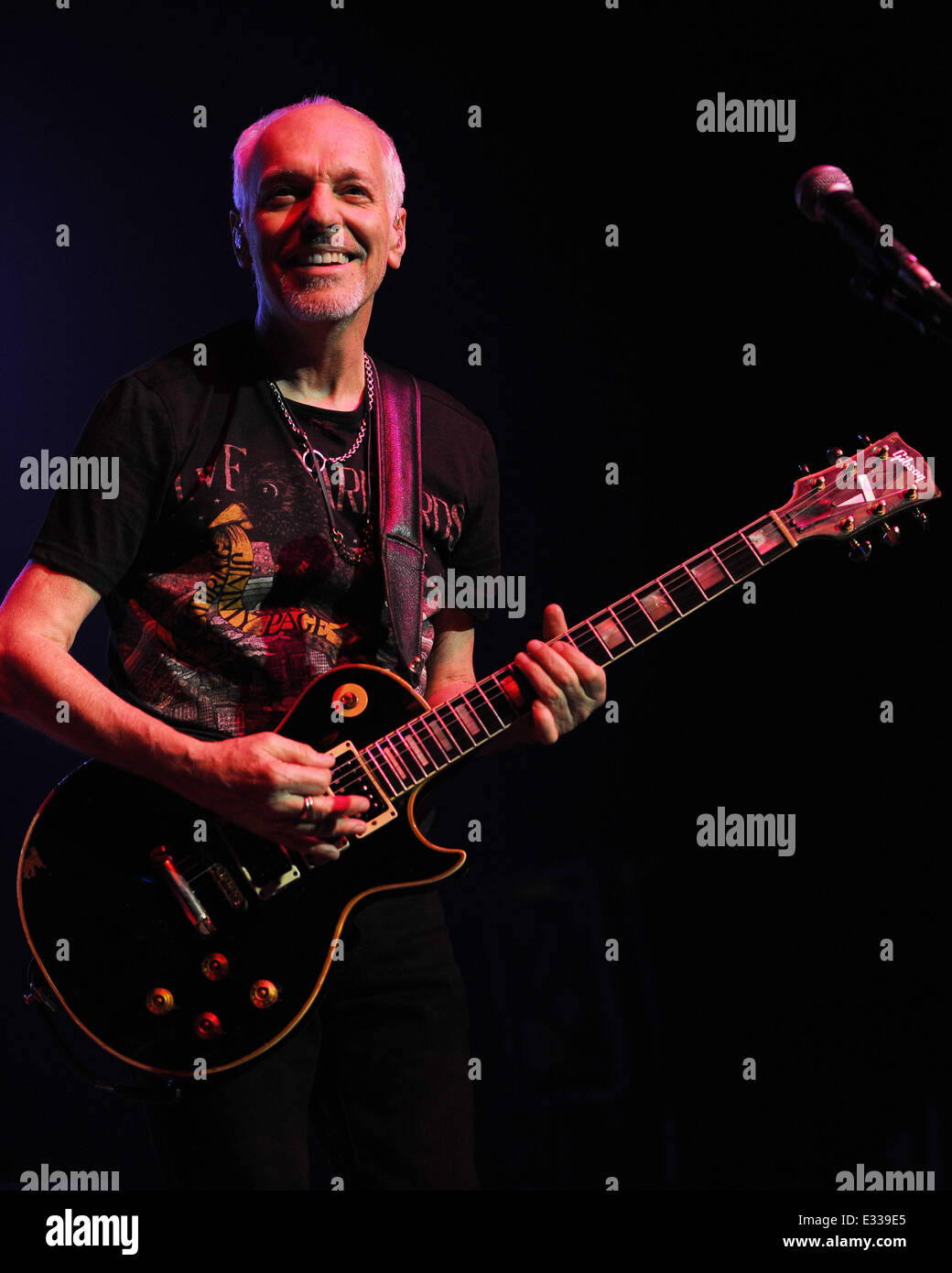 Peter Frampton performs at Hard Rock Live during Peter Frampton's ...
