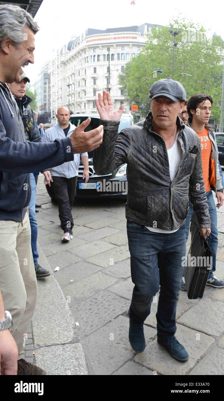 Bruce Springsteen arrives at Milan Central train station ahead of his ...