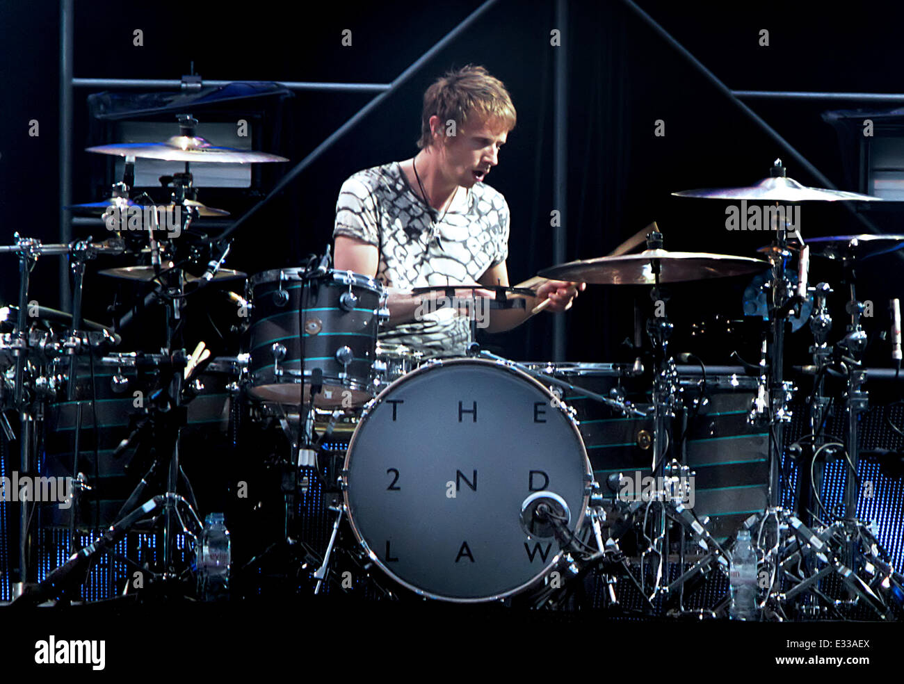Dominic howard of the rock band muse hi-res stock photography and ...