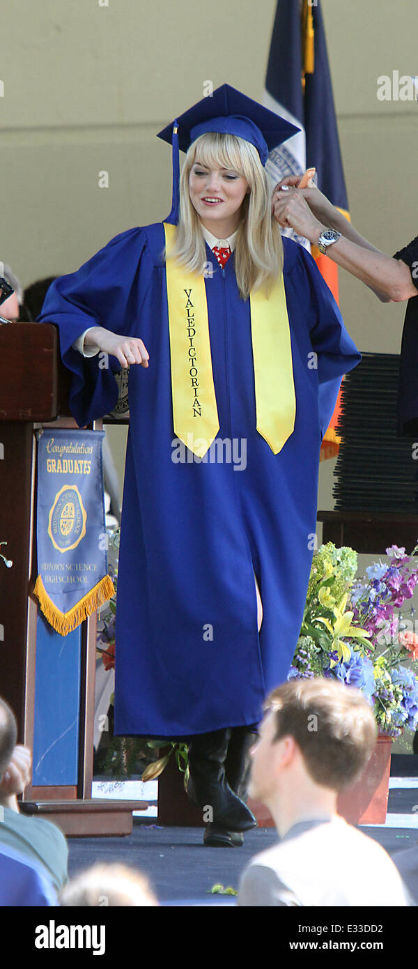 Gwen Stacy And Peter Parker Graduation