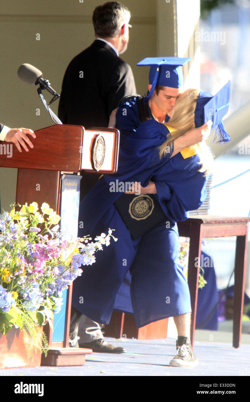 Gwen Stacy And Peter Parker Graduation