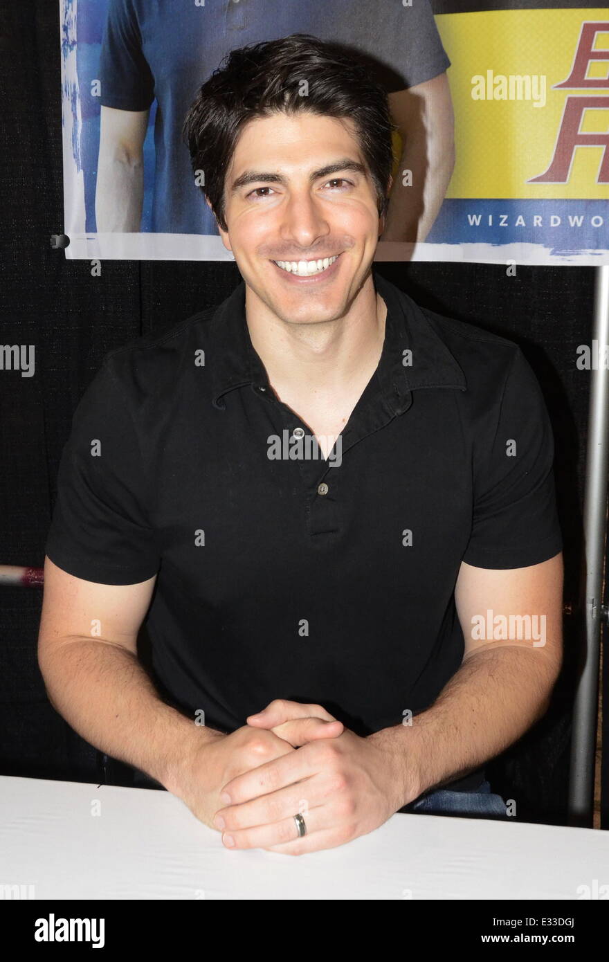 Wizard World Philadelphia Comic Con - Inside Featuring: Brandon Routh ...