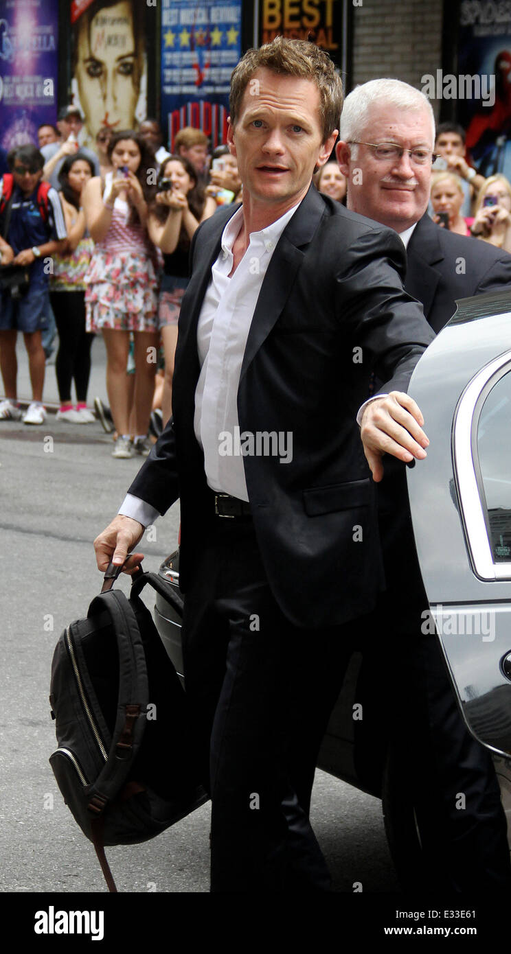 Celebrities outside the Ed Sullivan Theater for 'The Late Show with ...