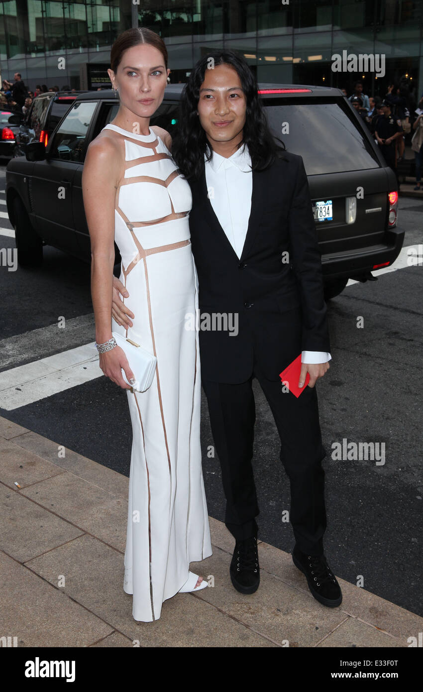 CFDA Awards at Alice Tully Hall - Outside Arrivals Featuring: Erin ...