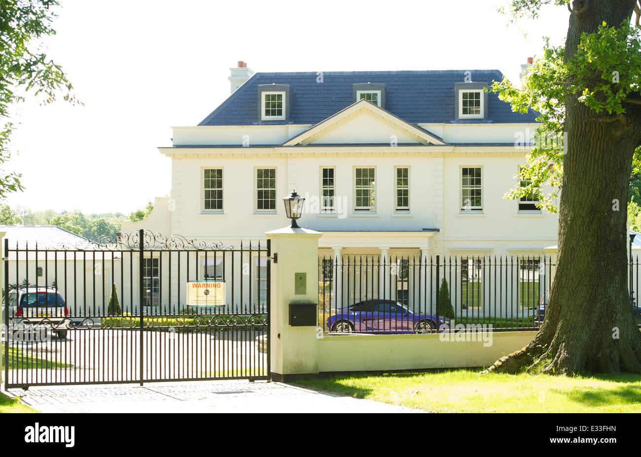 Exterior tulisa contostavlos house singer hi-res stock photography and ...