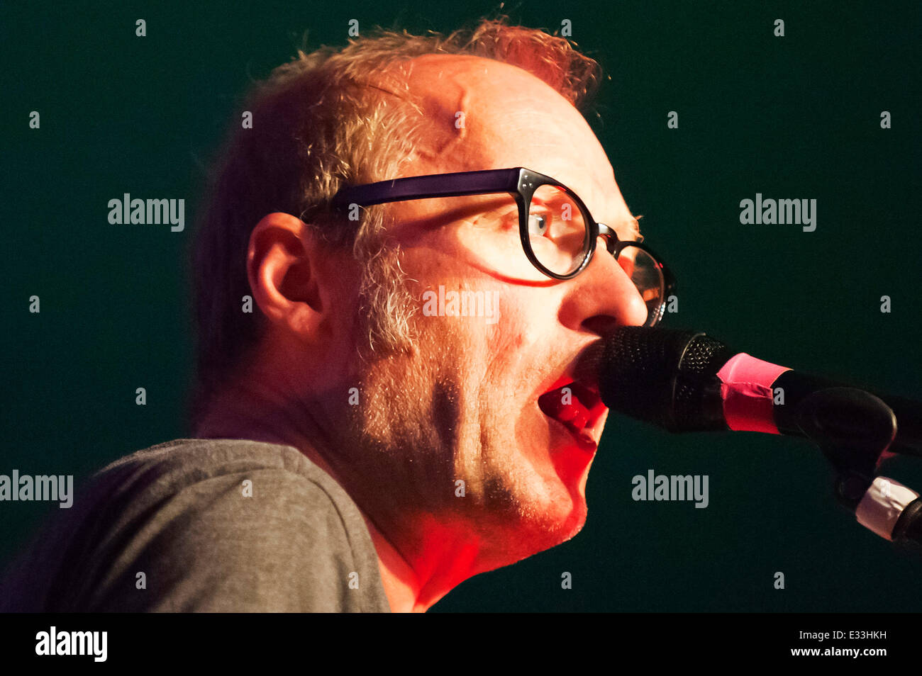 Ade adrian edmondson musician hi-res stock photography and images - Alamy
