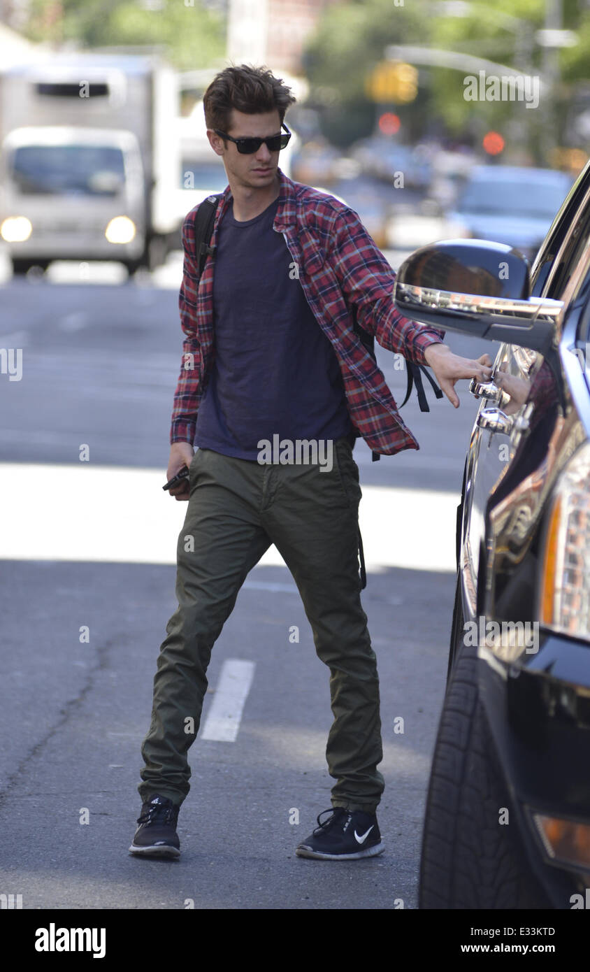 Garfield head amazing spider man filmset hi-res stock photography and ...