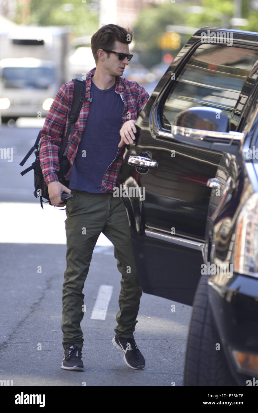 Andrew Garfield head to 'The Amazing Spider-Man 2' filmset Featuring ...