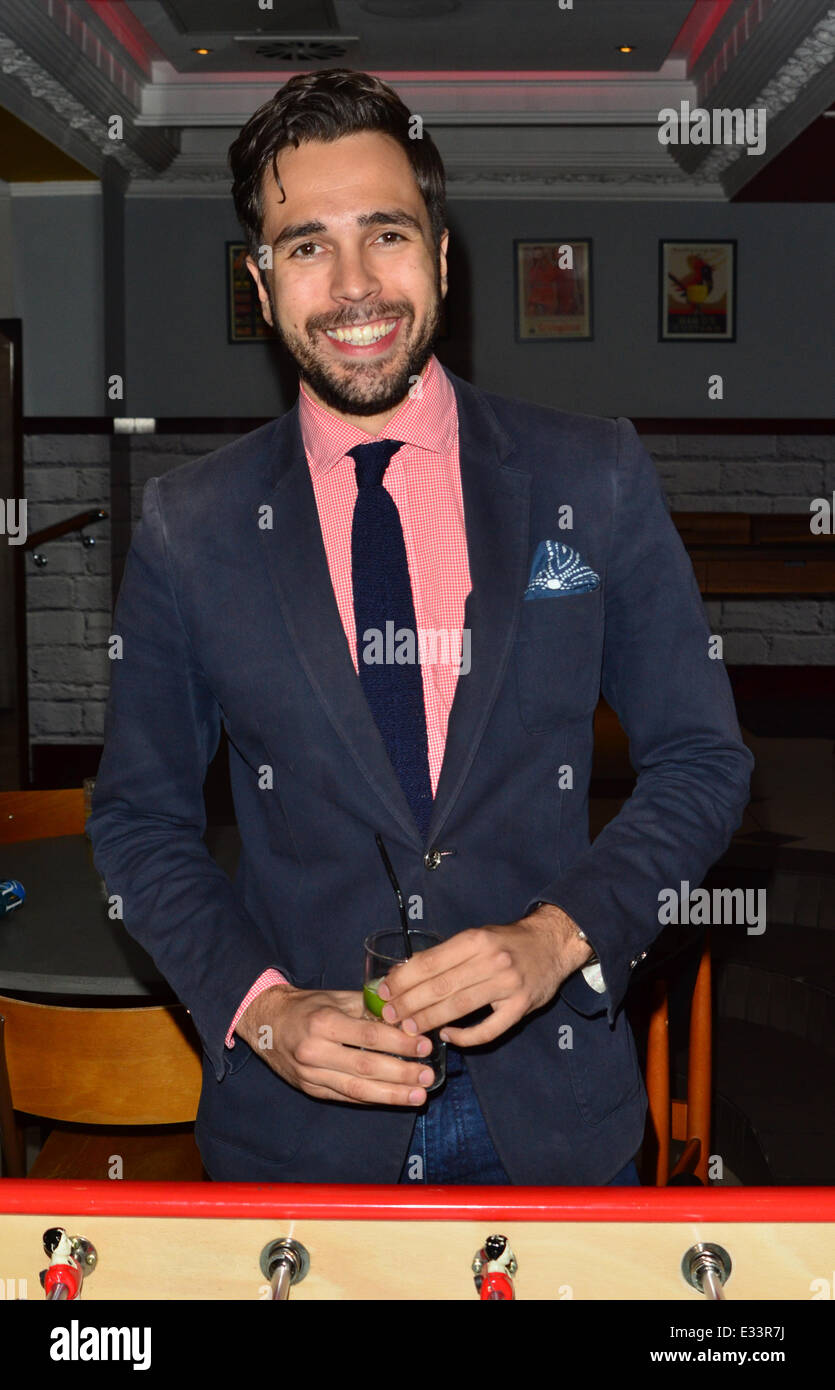 Francesca Hull celebrates her Birthday Party at Retro Feasts - Inside ...