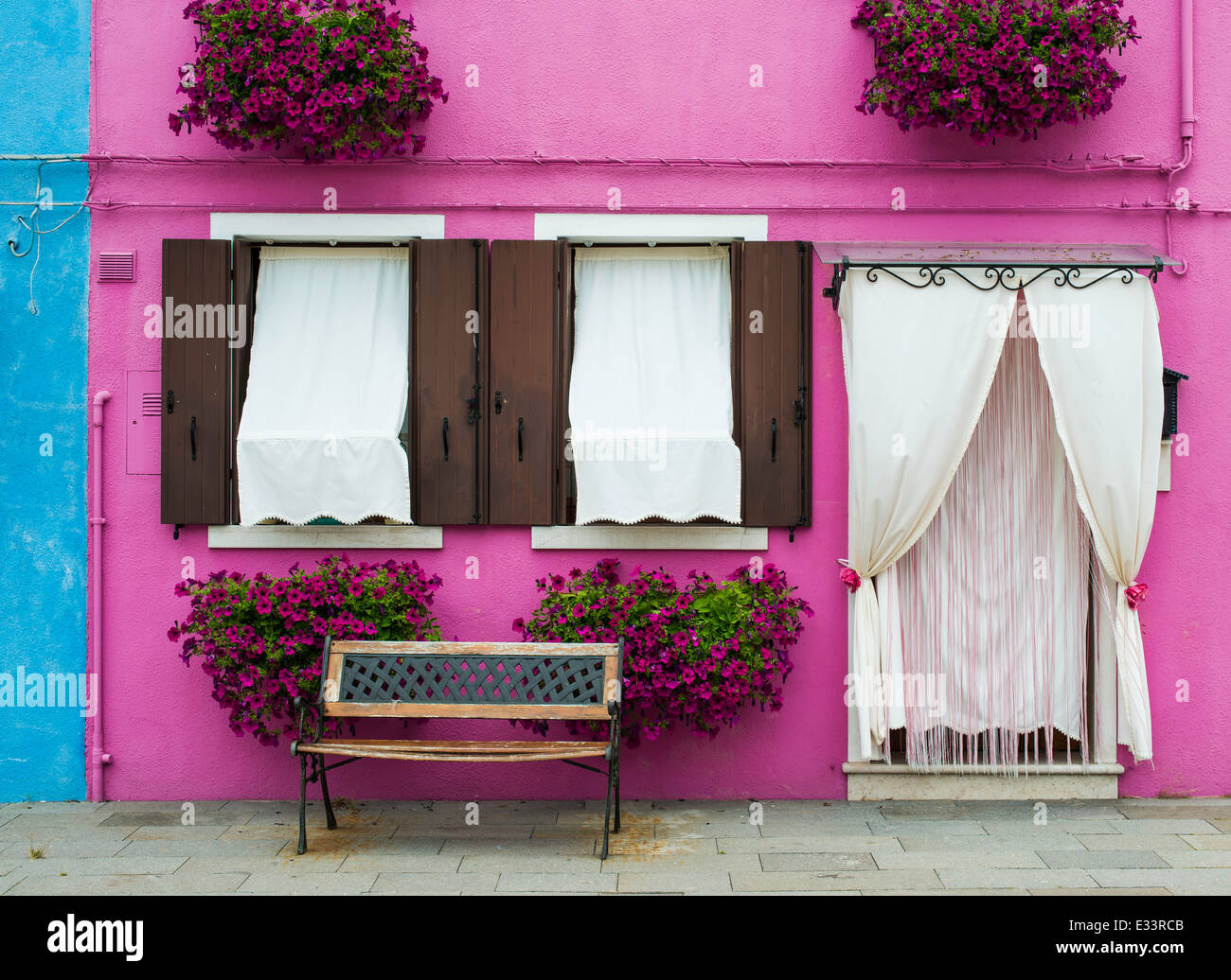 Bright pink architecture hi-res stock photography and images - Alamy
