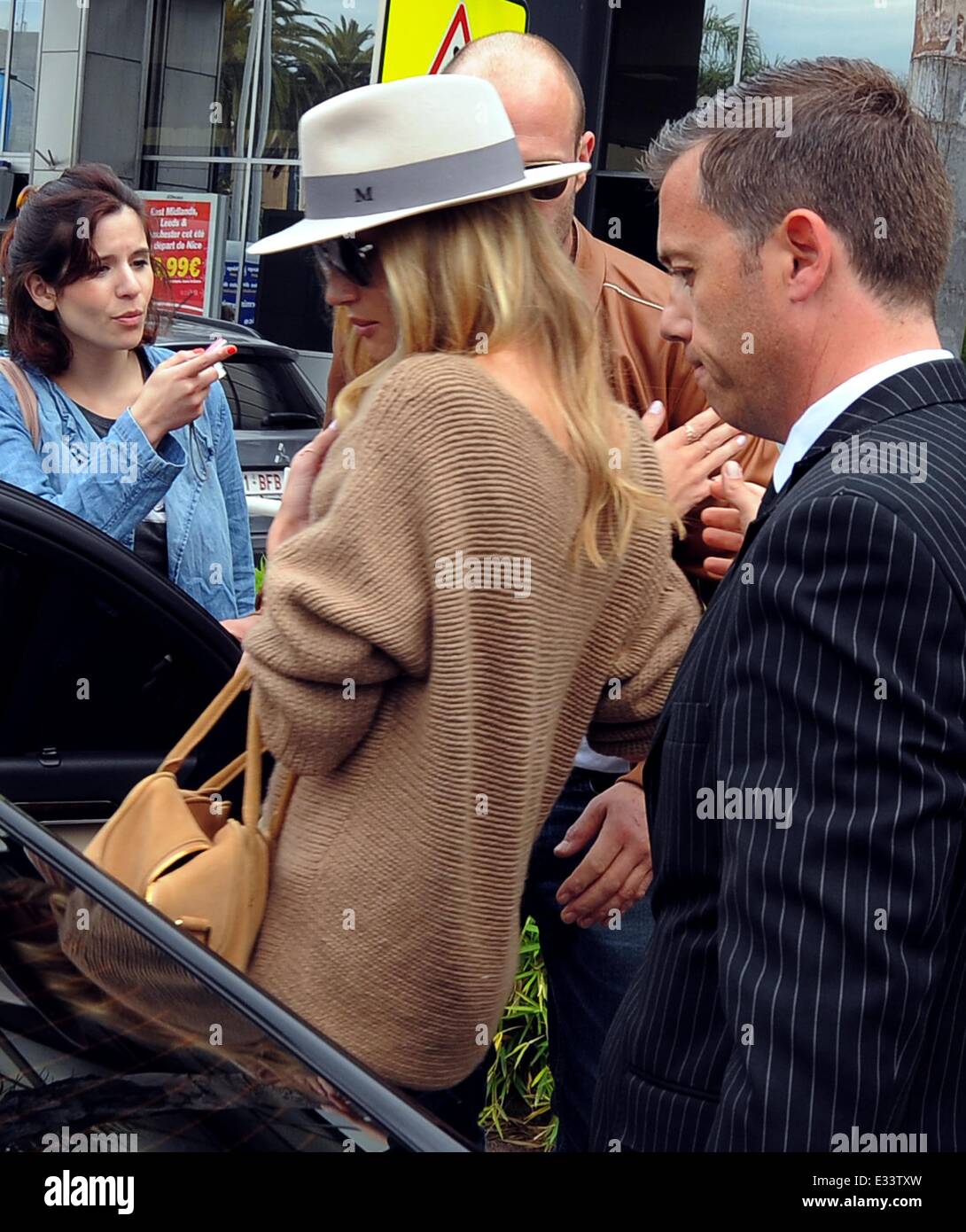 Jason Statham and girlfriend Rosie Huntington-Whiteley arrive at Nice ...