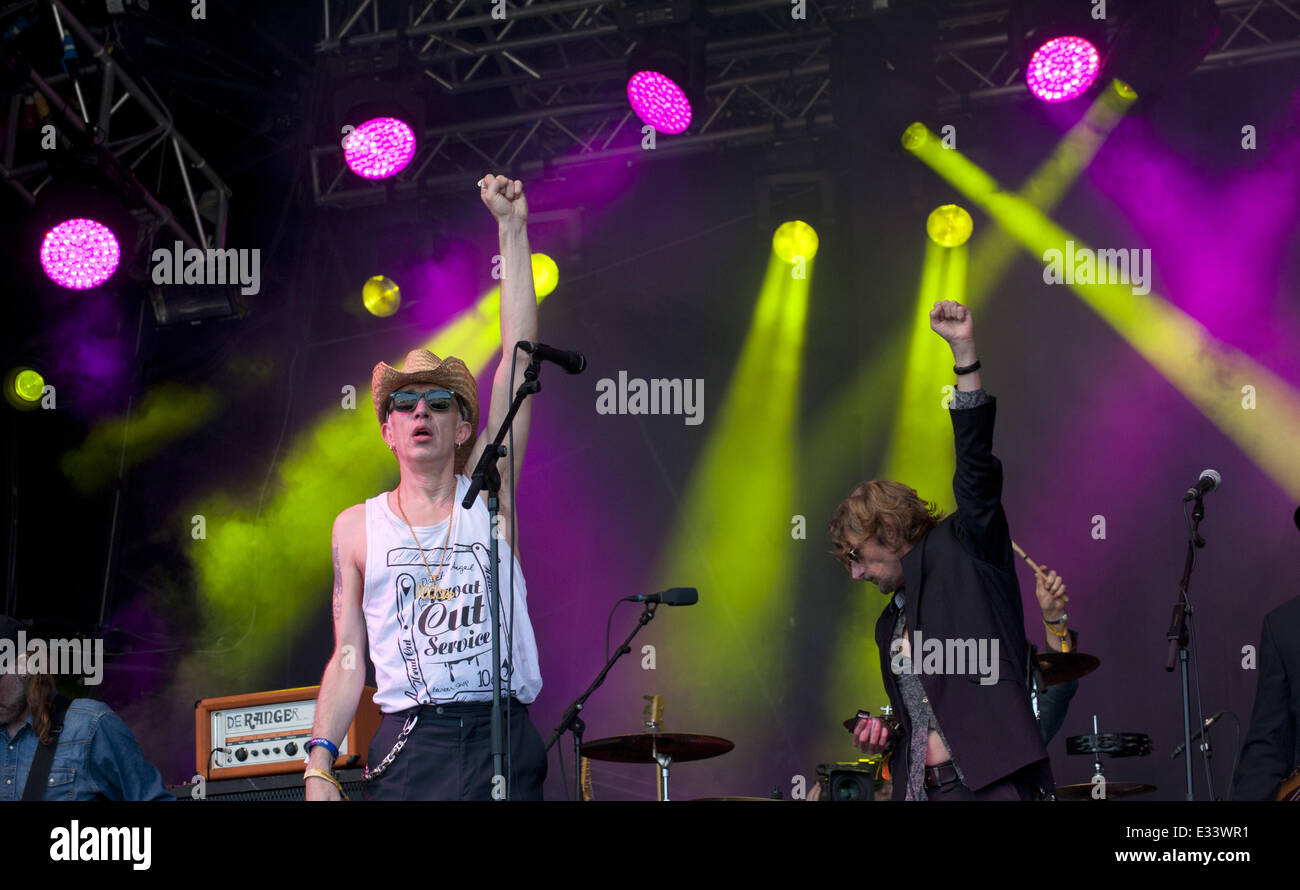 Alabama 3 play the main stage at Rockness festival Featuring: Alabama 3 ...