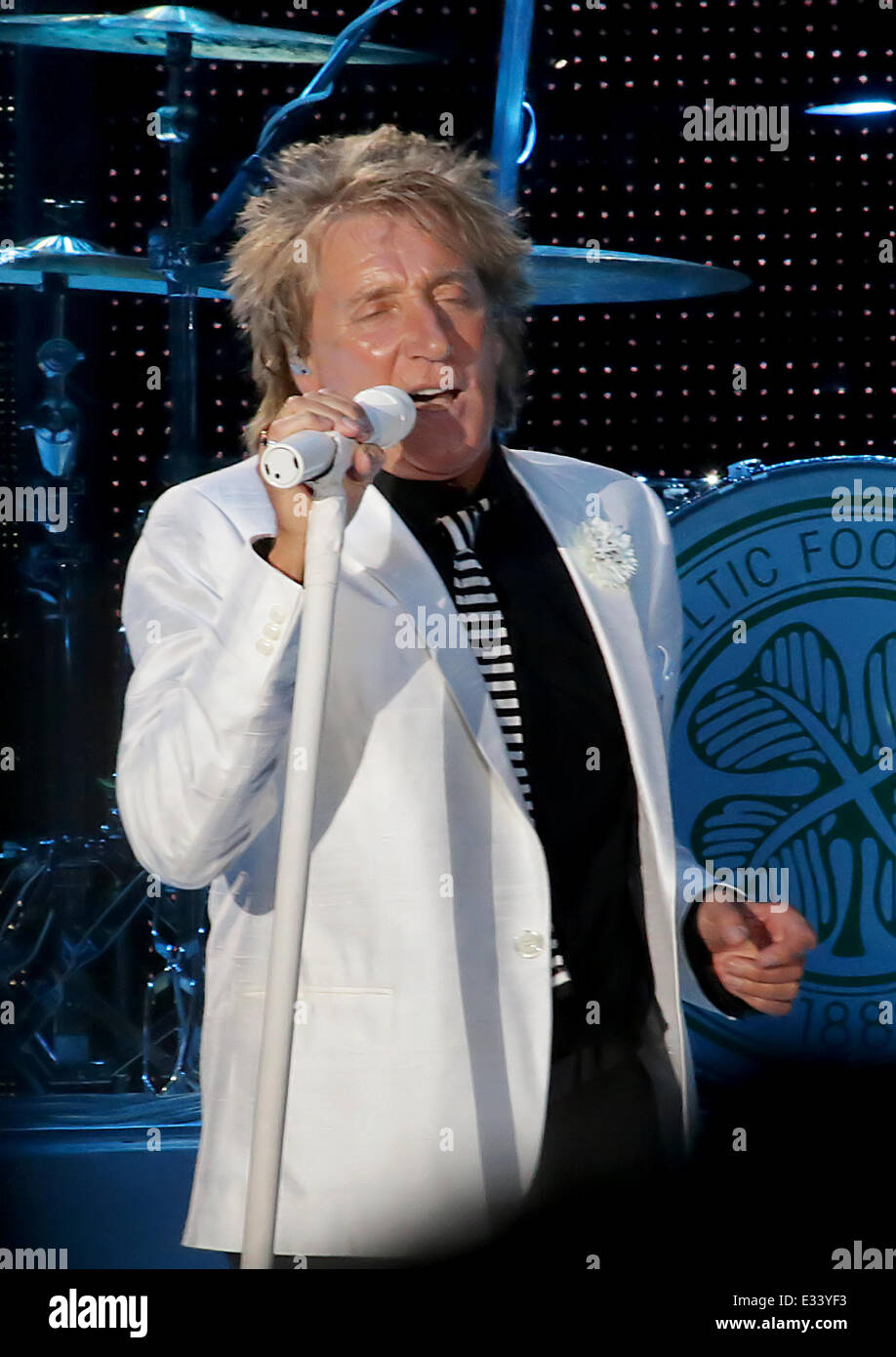 Rod Stewart performing live his 'Time Tour 2013' at the Manchester ...