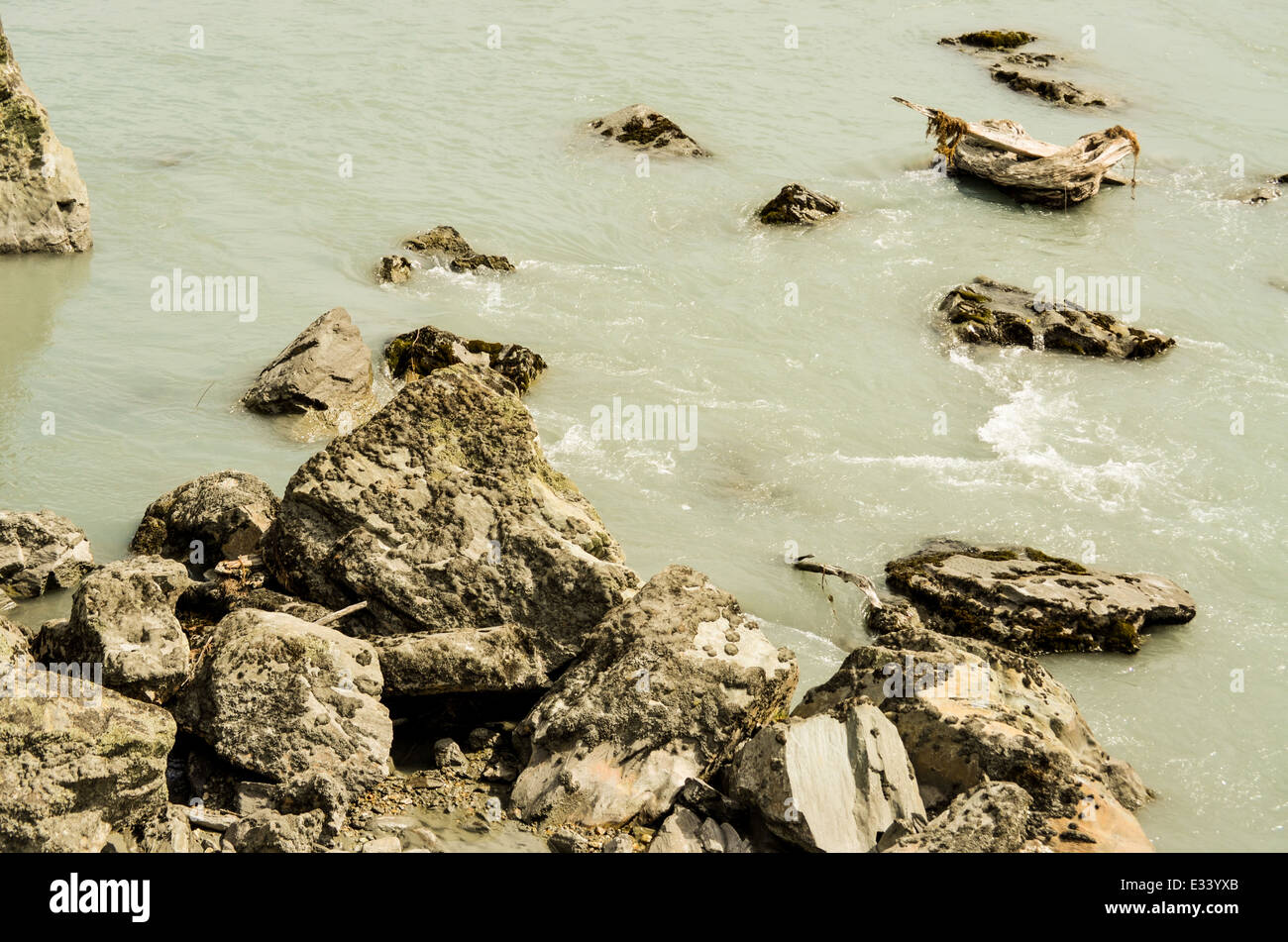 Rocks and water hi-res stock photography and images - Alamy