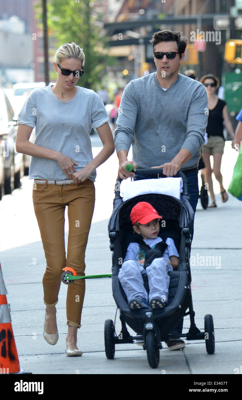 Karolina kurkova and her husband archie drury hi-res stock photography ...