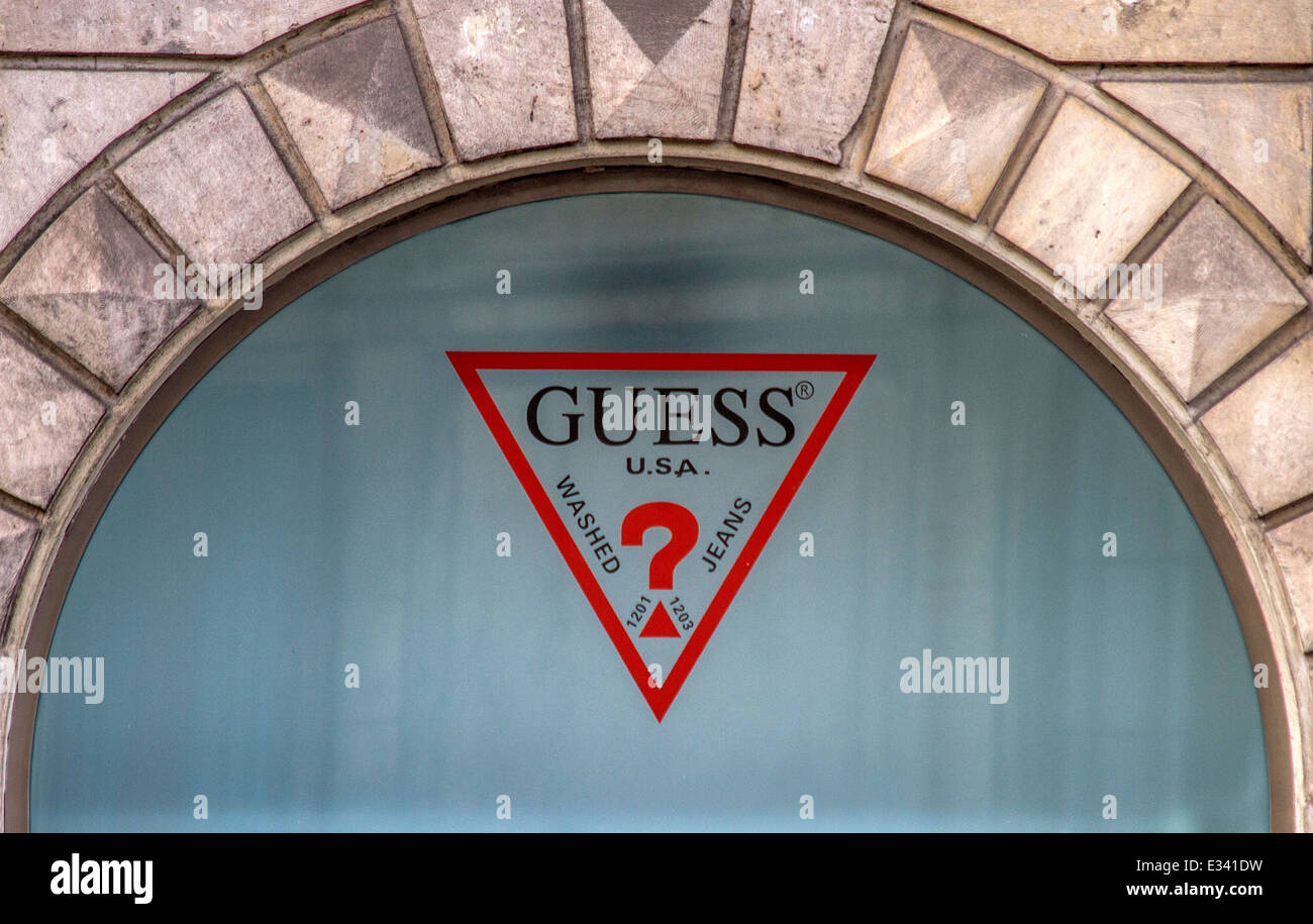 Guess advertisement hi-res stock photography and images - Alamy