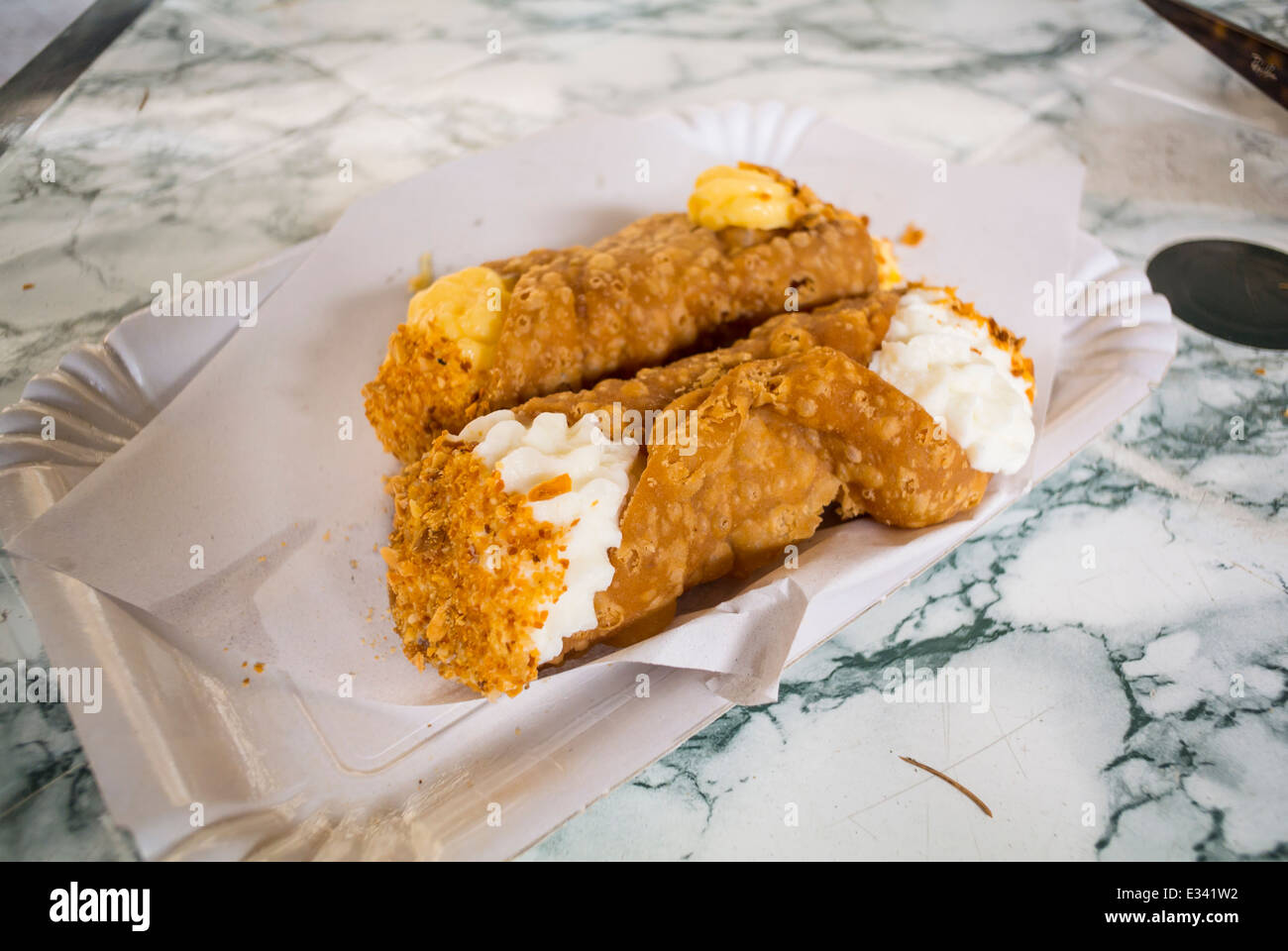 cannolo siciliano Sicily Italy Stock Photo - Alamy