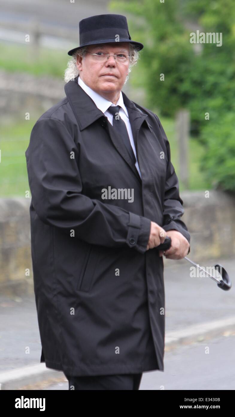 The funeral of Graham Walker. The Grumbleweeds star died at 68 after ...