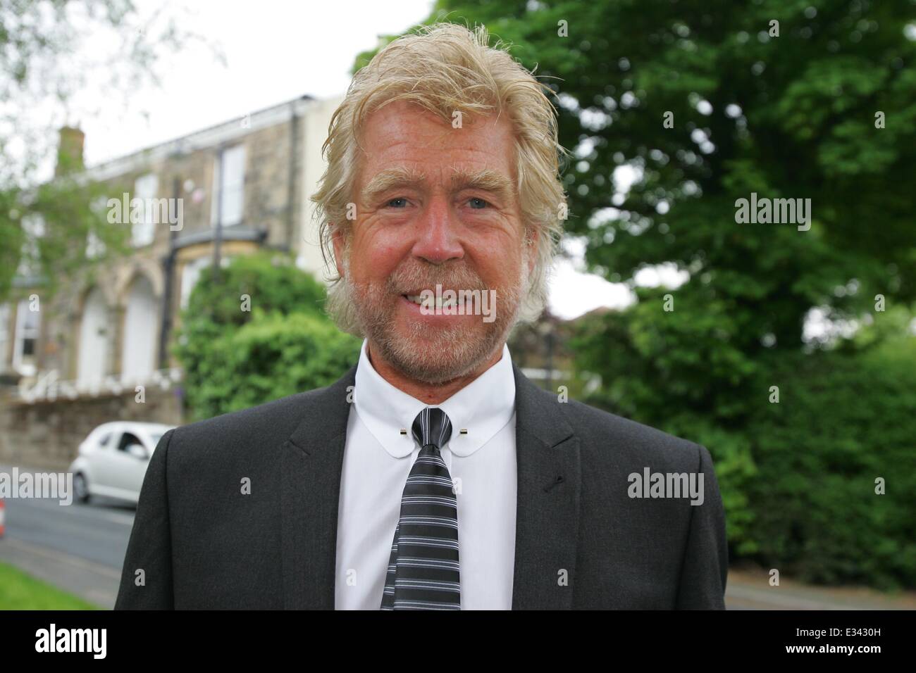 The funeral of Graham Walker. The Grumbleweeds star died at 68 after ...