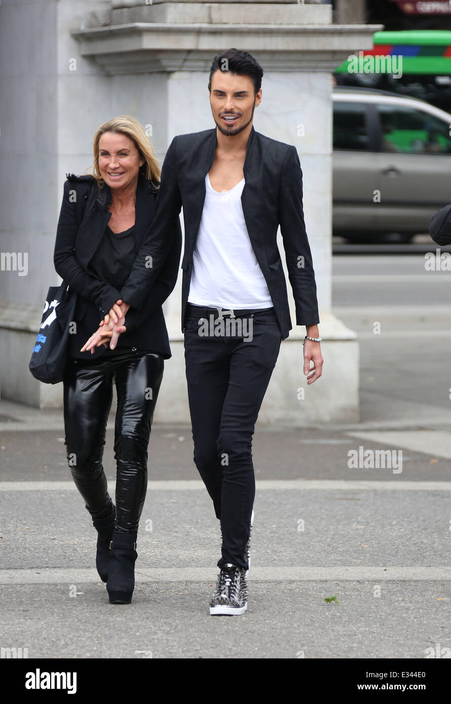 Rylan Clark shows off his XY Factor in revealing new Peta Anti-Fur ...