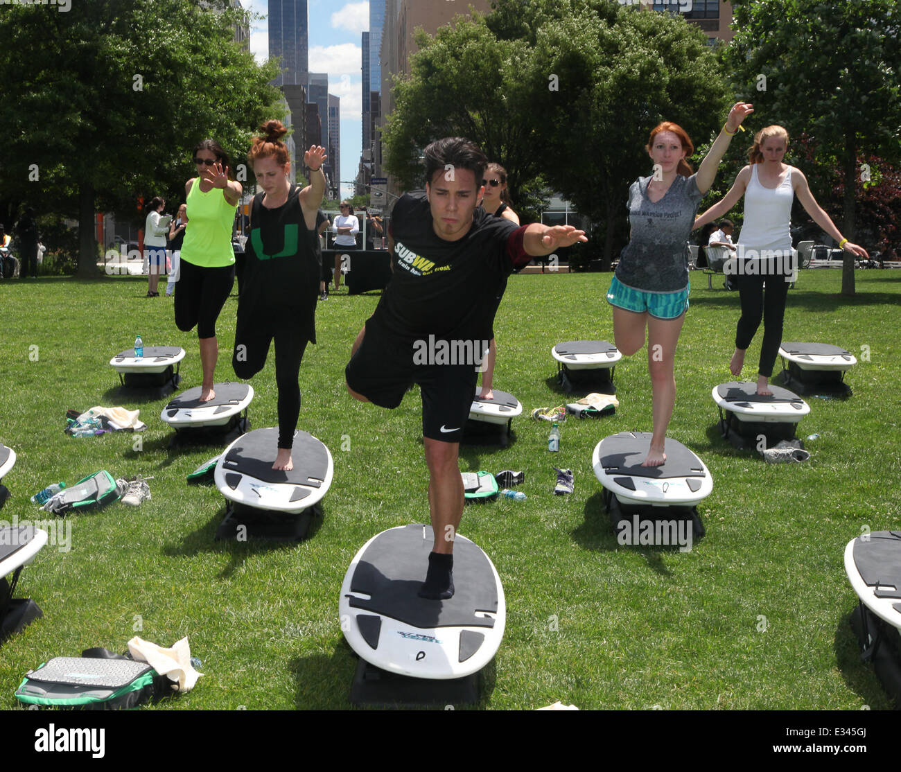 Gold medalist Apolo Ohno and sportscaster Erin Andrews introduce the ...
