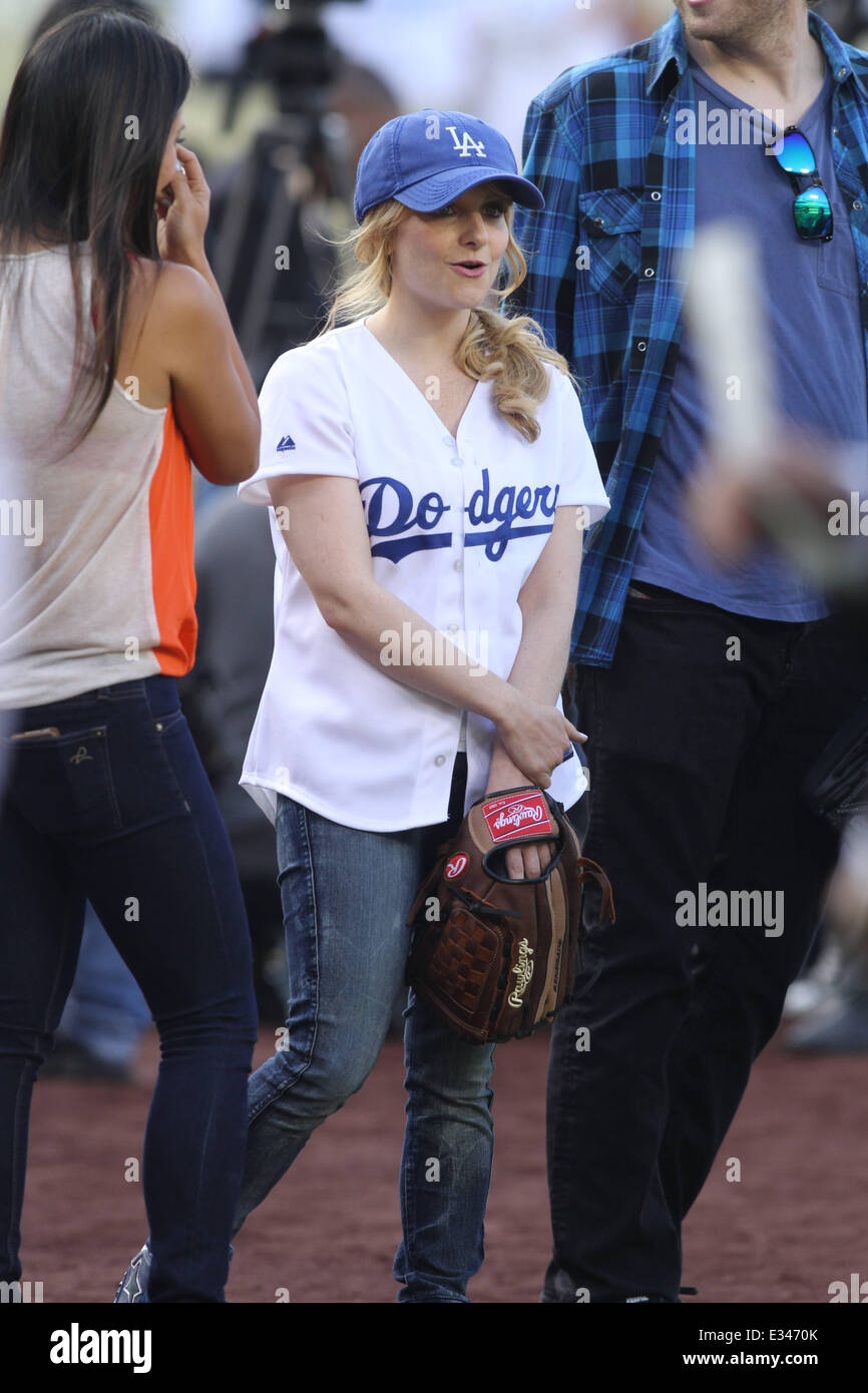 Melissa Rauch throws out the first pitch at the LA Dodgers vs. Arizona ...