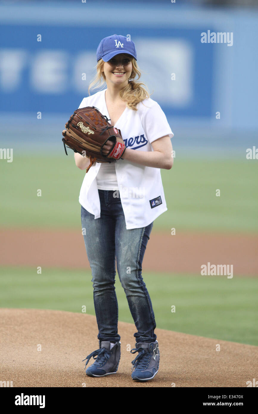 Melissa Rauch throws out the first pitch at the LA Dodgers vs. Arizona ...