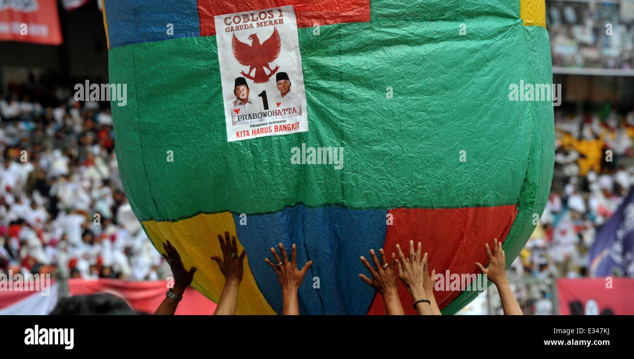 Jakarta, Indonesia. 22nd June, 2014. Supporters of Indonesian ...