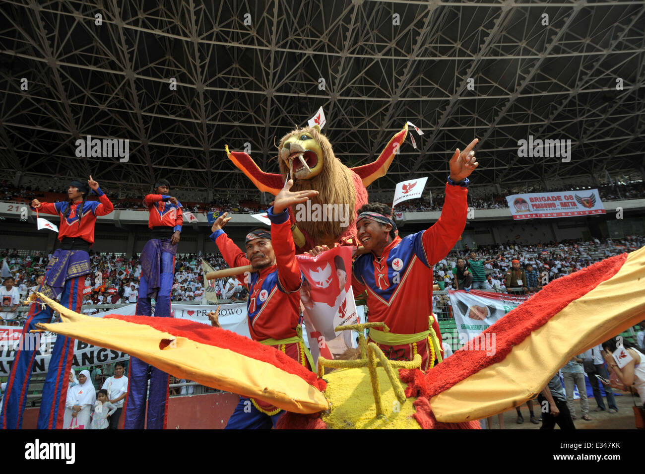 Jakarta, Indonesia. 22nd June, 2014. Supporters of Indonesian ...