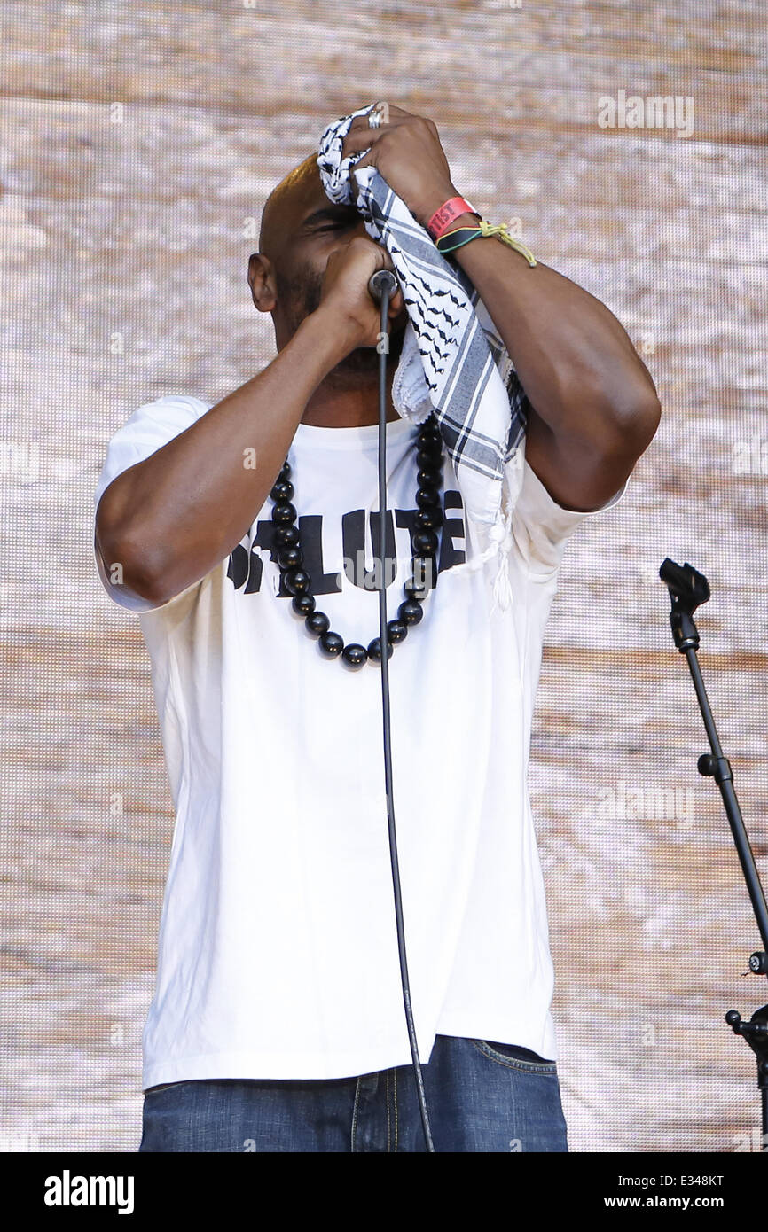 Logic preforms at ONE campaign agit8 Tate Modern Featuring: Logic Where ...