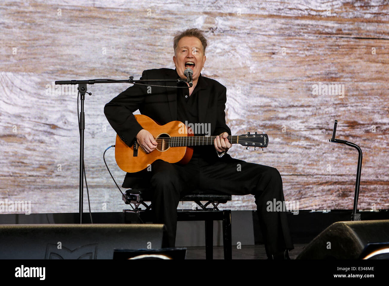 Tom Robinson preforms at ONE campaign agit8 Tate Modern Featuring: Tom ...