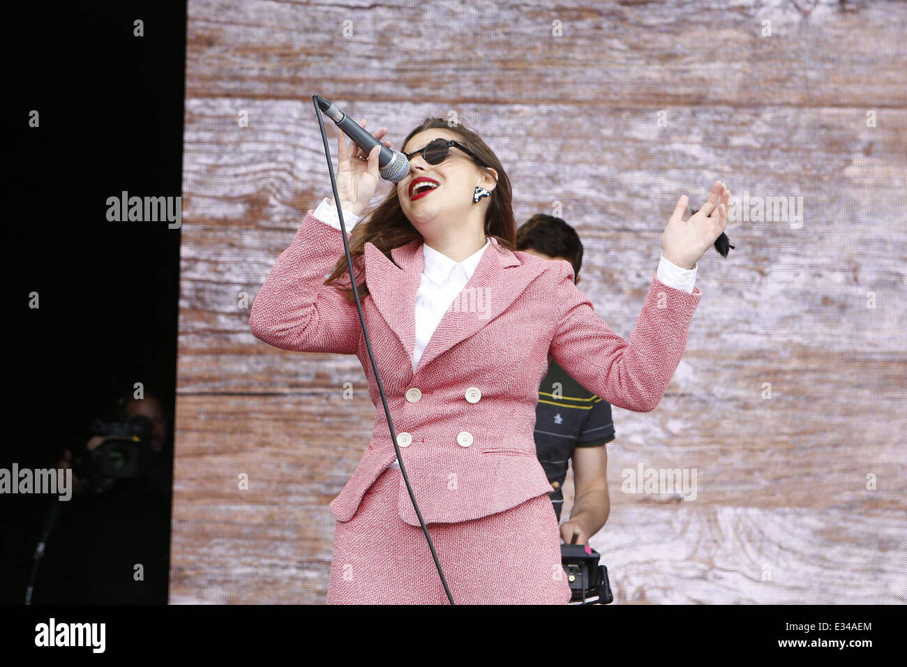 Yadi preforms at ONE campaign agit8 Tate Modern Featuring: Yadi Where ...