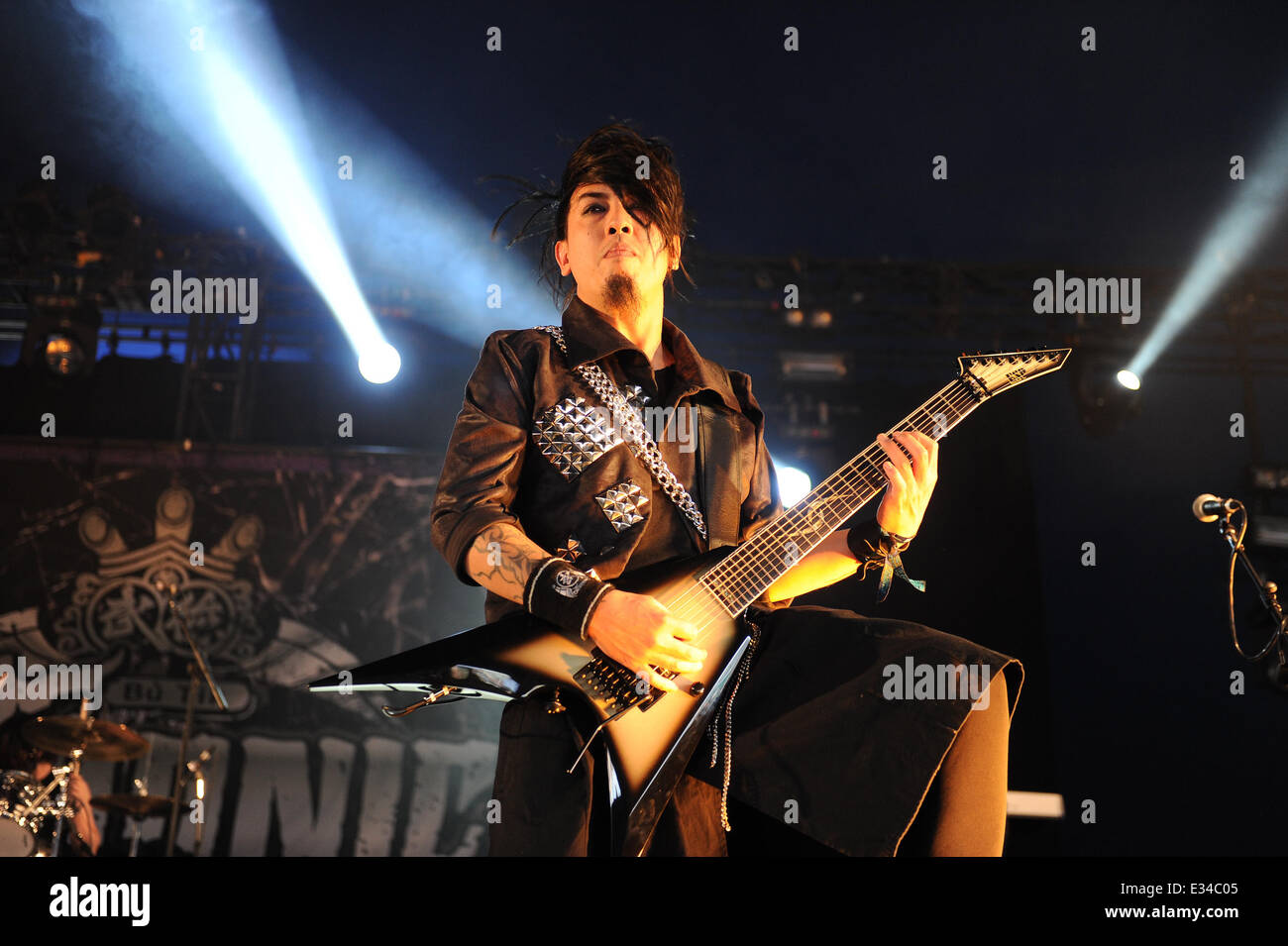 CHTHONIC Perform At Download Festival 2013 Featuring: Freddy Lim Jesse ...
