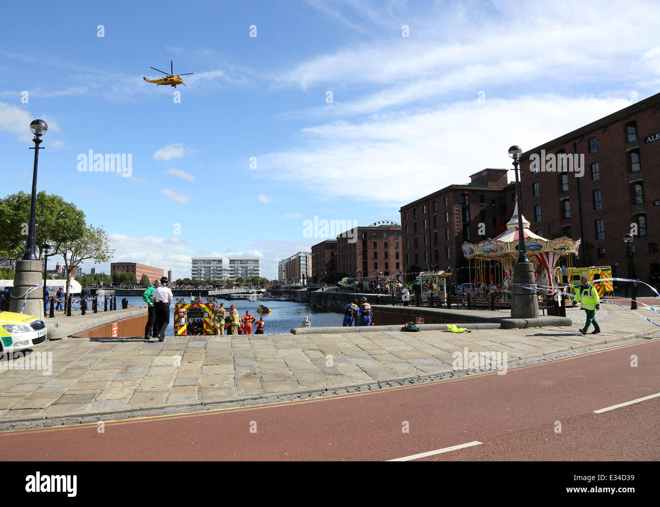 A Duck Marine amphibious tour bus sinks in the Albert Dock in Liverpool ...