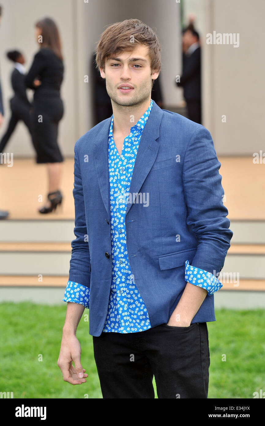 Burberry Prorsum Menswear Spring/Summer held at Kensington Gardens ...