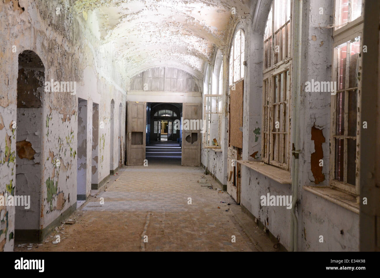 Corridor in an old abandoned building Stock Photo - Alamy