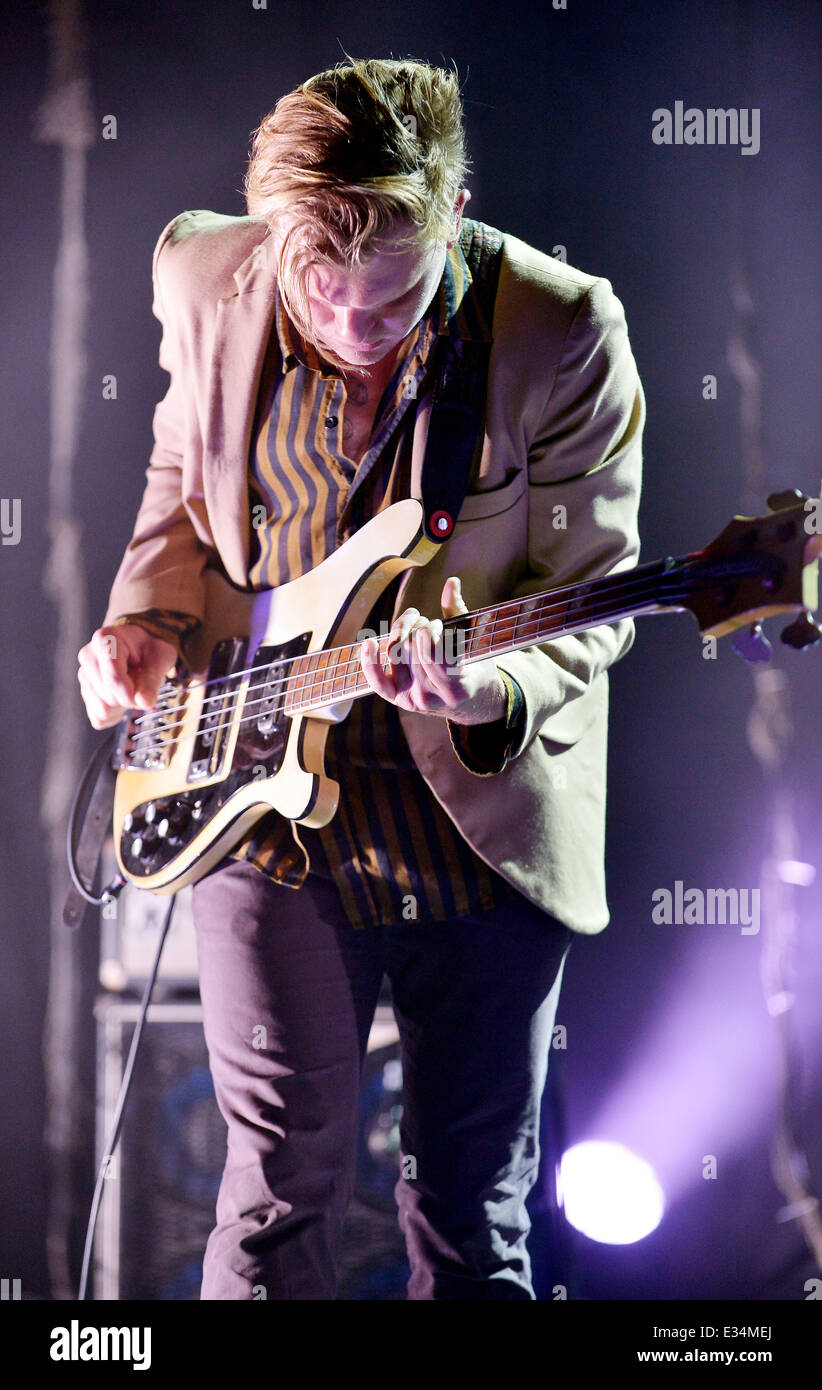 Grizzly Bear performing live at Fillmore Miami Beach at Jackie Gleason ...