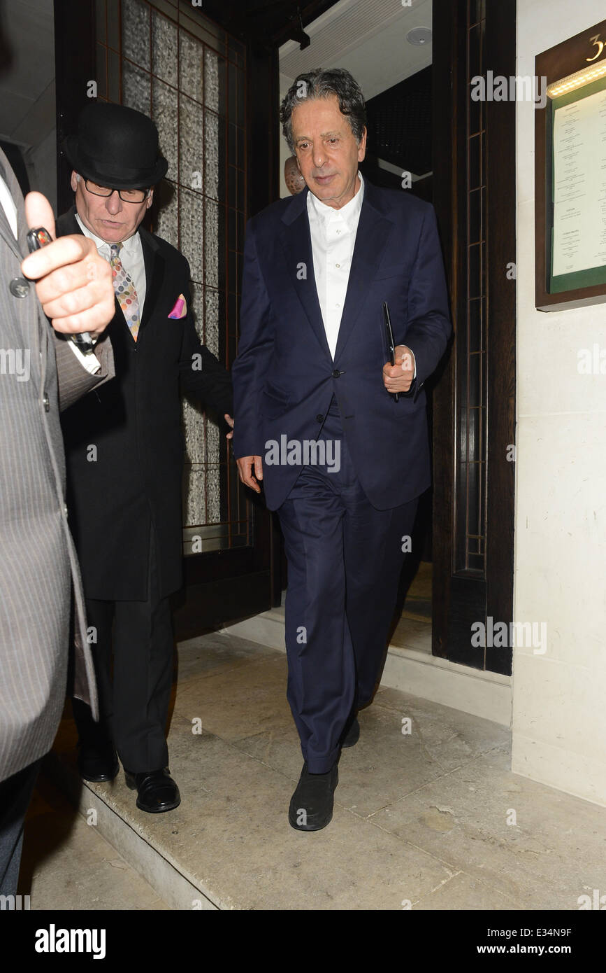Charles Saatchi leaves 34 Restaurant and heads home in Chelsea ...