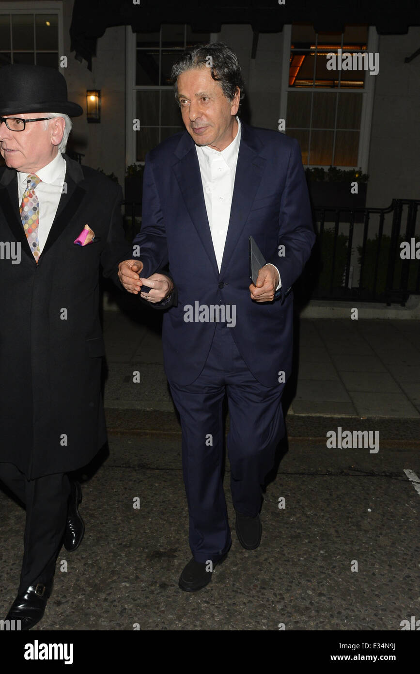 Charles Saatchi leaves 34 Restaurant and heads home in Chelsea ...
