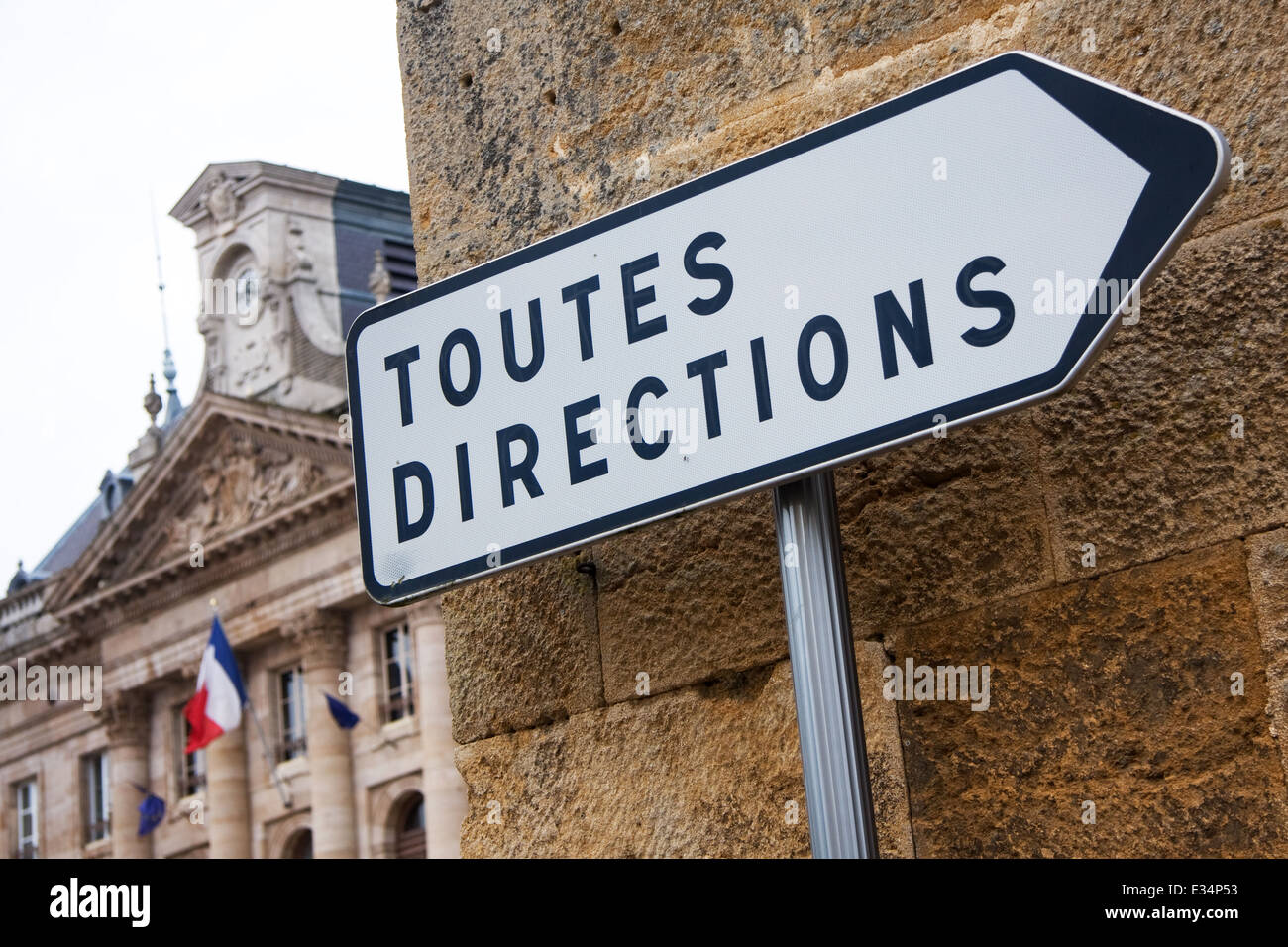 Toutes directions sign hi-res stock photography and images - Alamy