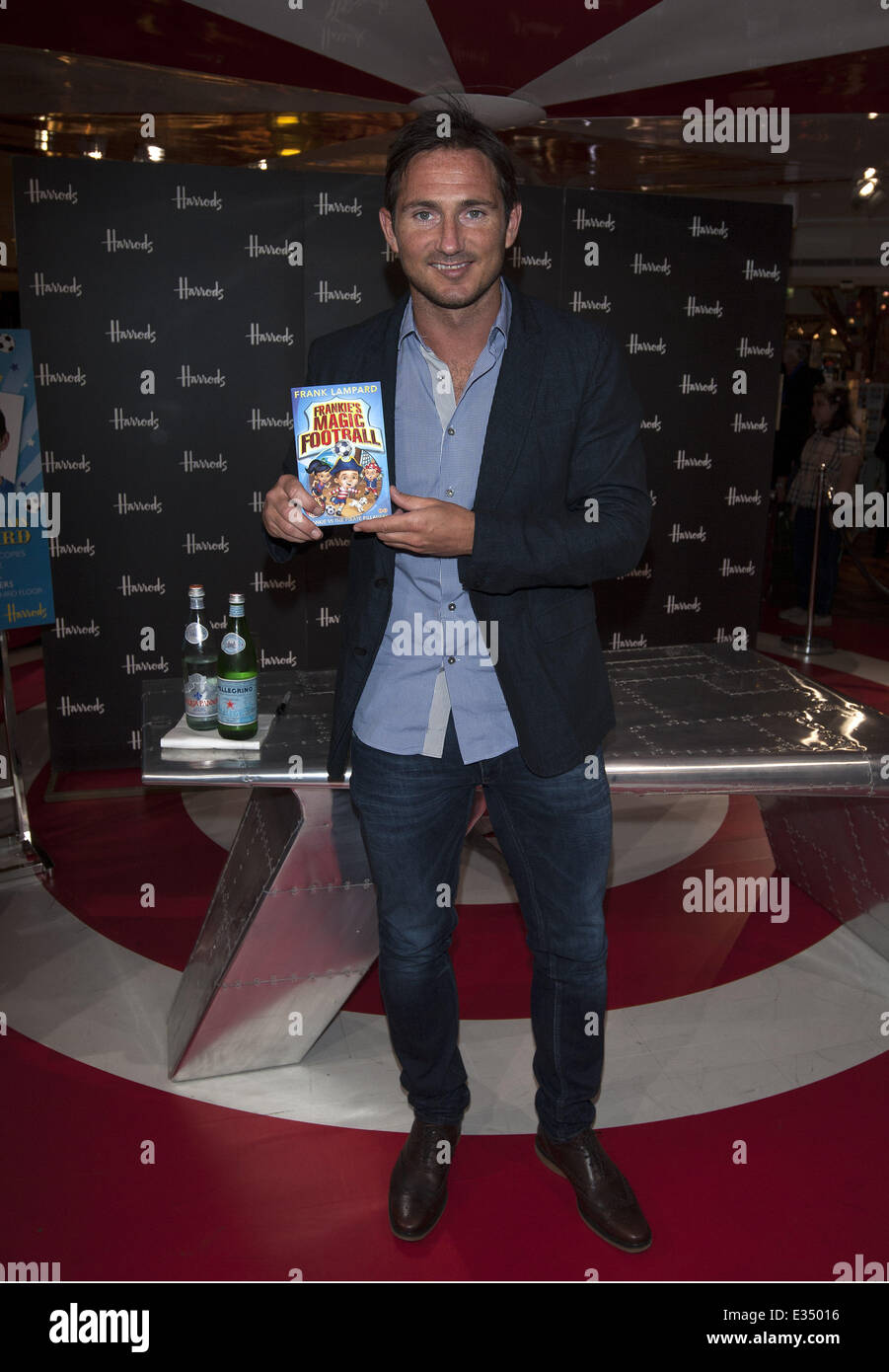 Frank Lampard signs copies of his new children's book 'Frankie's Magic ...