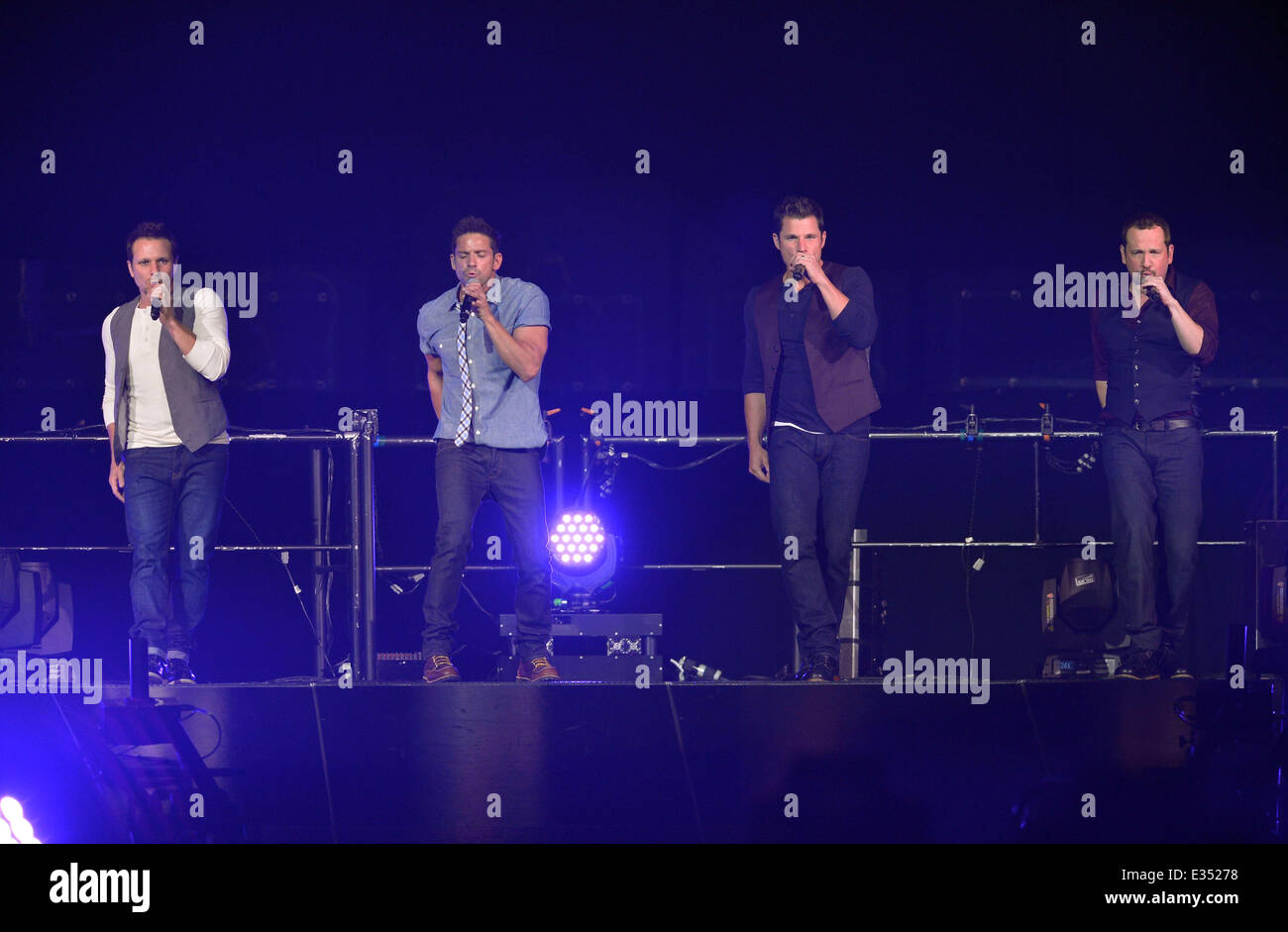 98 degrees band hi-res stock photography and images - Alamy