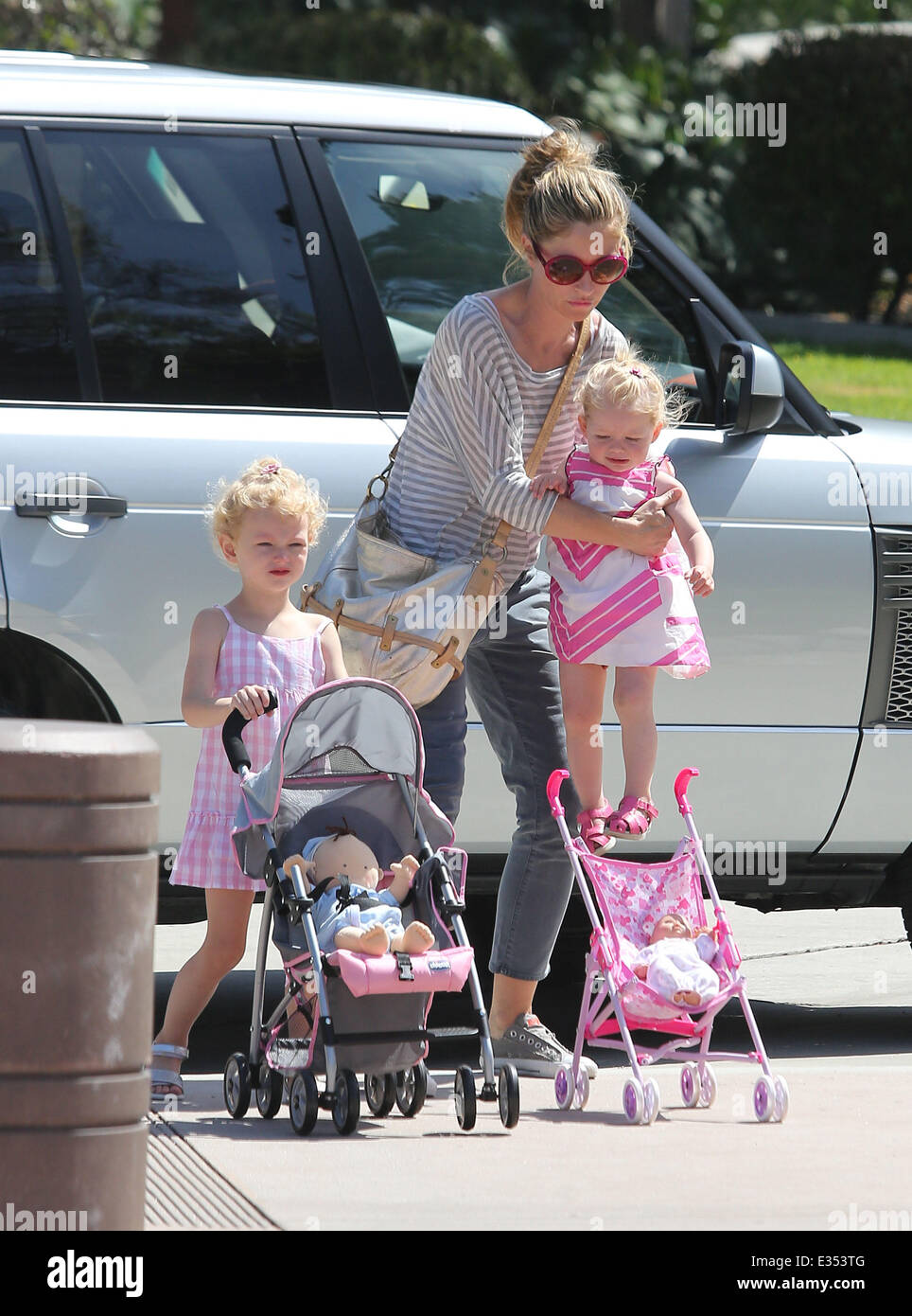 Eric Dane enjoys a day at the park with his wife and daughters. The ...